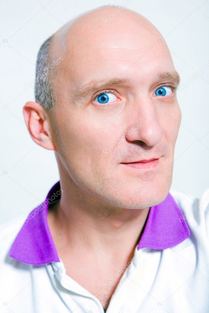 Portret kale mannen glimlacht. blauwe ogen — Stockfoto © edfoto #4708096