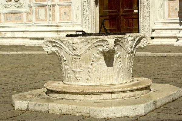 Fonte romana Stock Photos, Royalty Free Fonte romana Images | Depositphotos