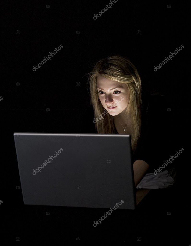 Girl in front of a computer — Stock Photo © gemenacom #2711712