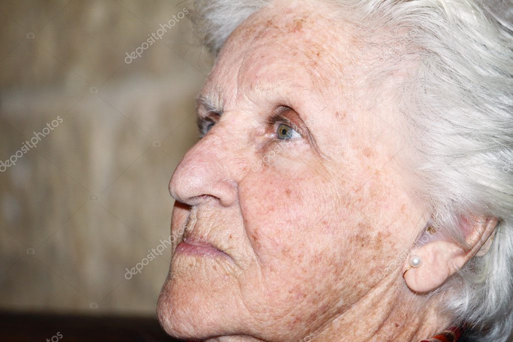 Old woman profile | Old woman profile portrait — Stock Photo © frantab ...